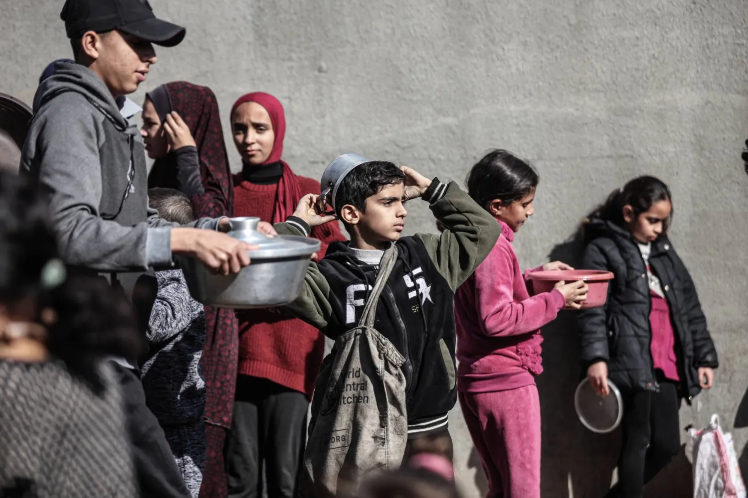 International newspapers: The suspension of aid organizations' work ...